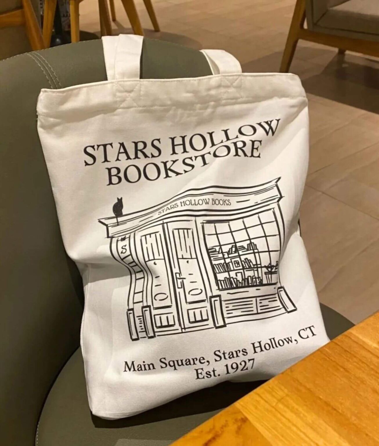 Stars Hollow Bookstore Tote Bag - Septemberish